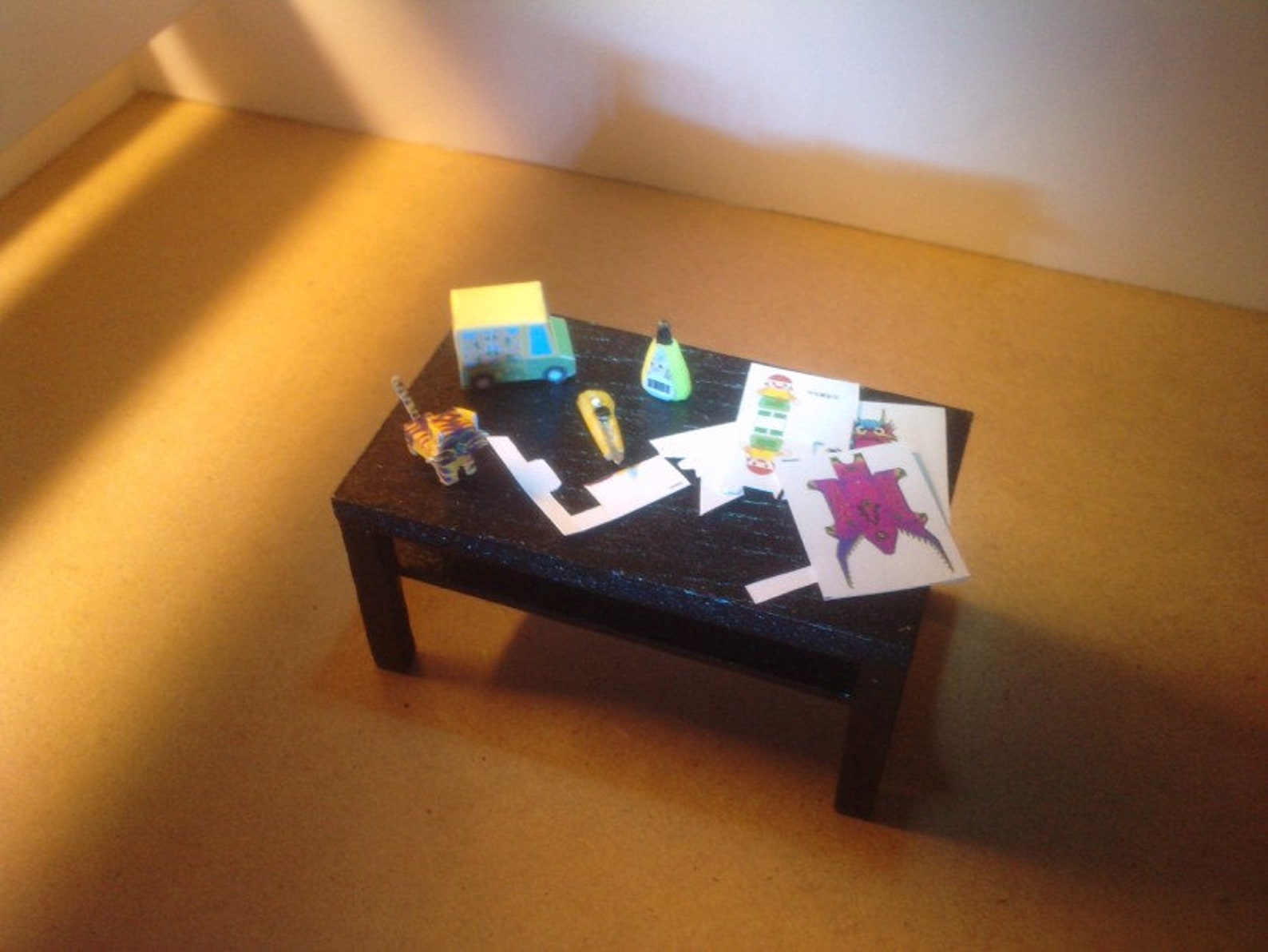 Miniature Papercraft Set and Figures, Miniature Dollhouse 1/12 Scale - Etsy