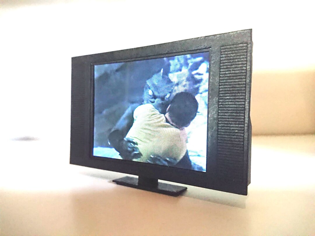 Miniature Modern Real Working TV, 1/12 Scale for Dollhouse and Roombox ...