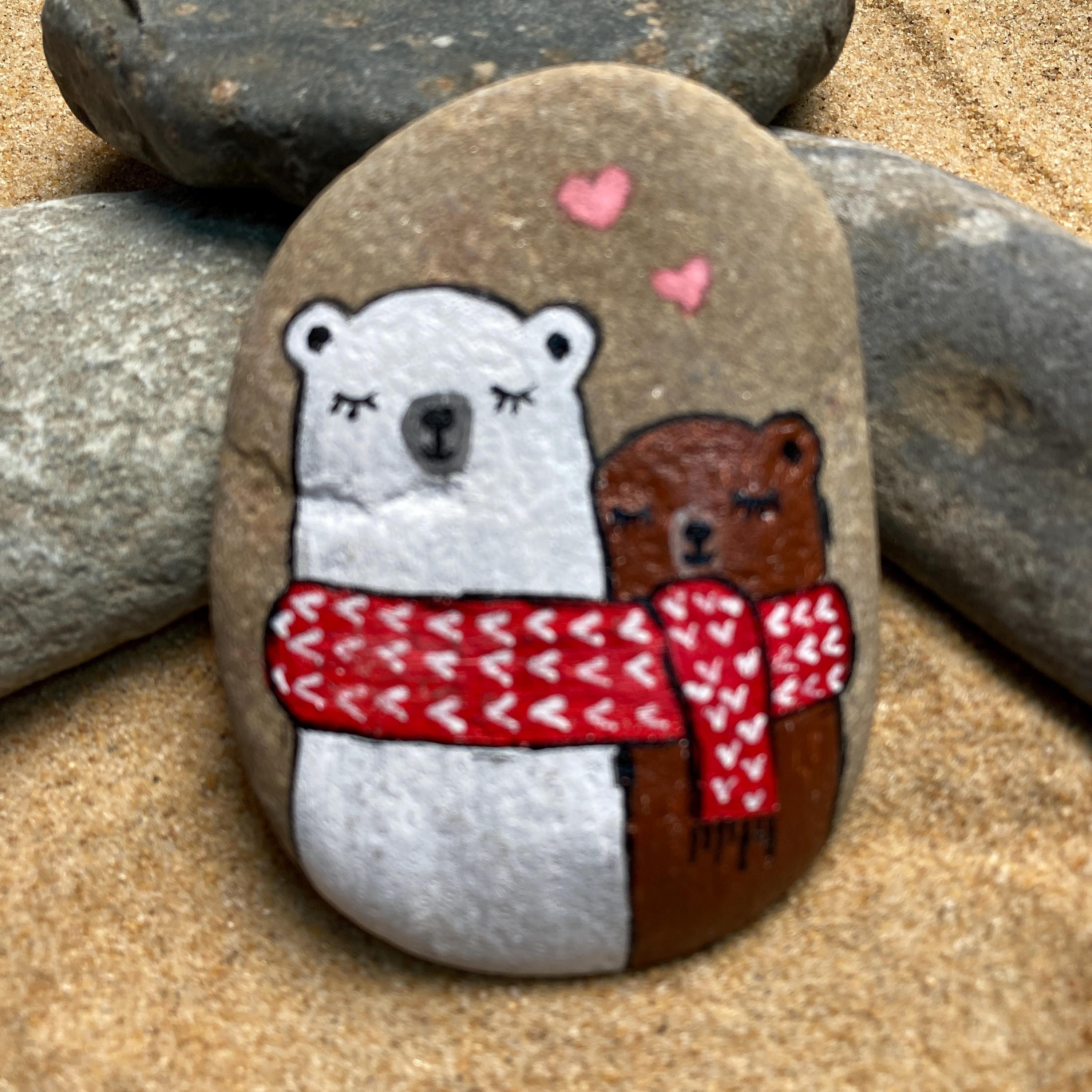 Hand-painted Polar & Brown Bear Hug Stone, Painted Stones, Beach Stones ...