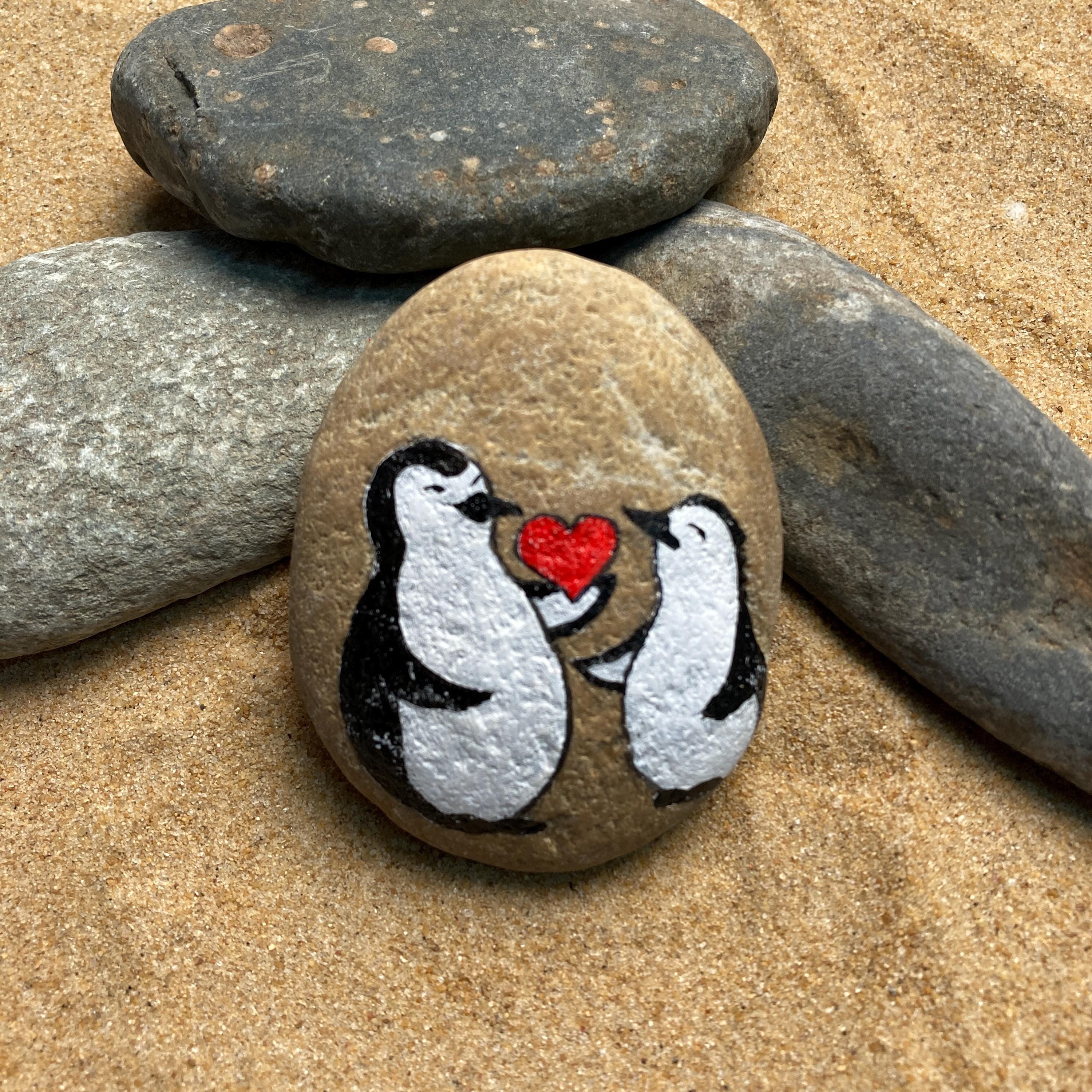Hand Painted Penguins With Heart Stone, Painted Stones, Beach Stones ...
