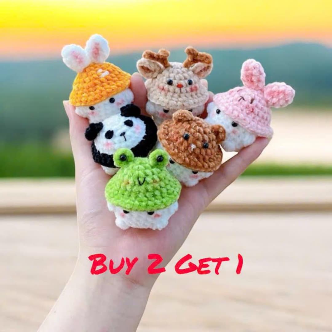 Handmade Crochet Cute Mushroom Keychain, Mushroom Wear Hat Keychain ...