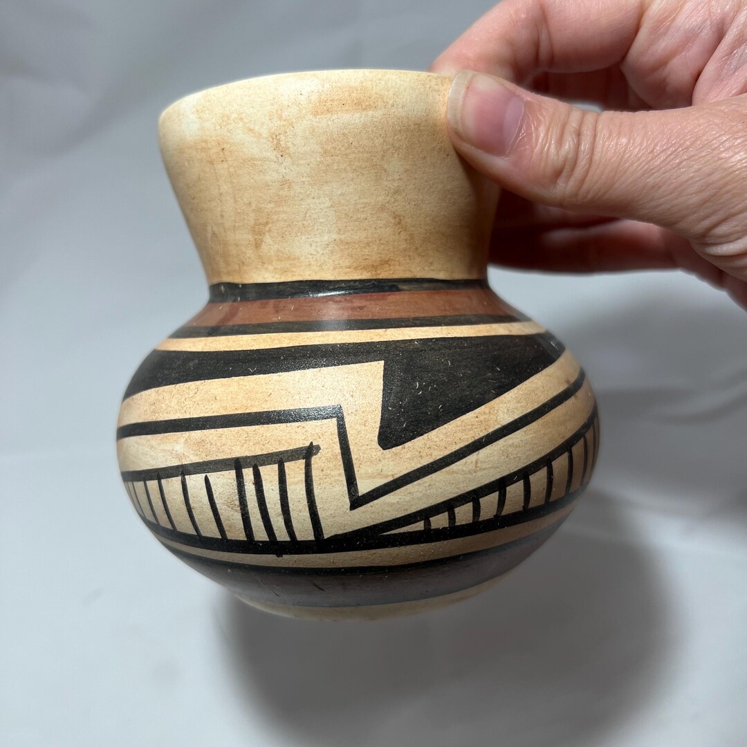 Vintage Southwest Pottery Vase | Hand-painted Pueblo / Hopi-style ...