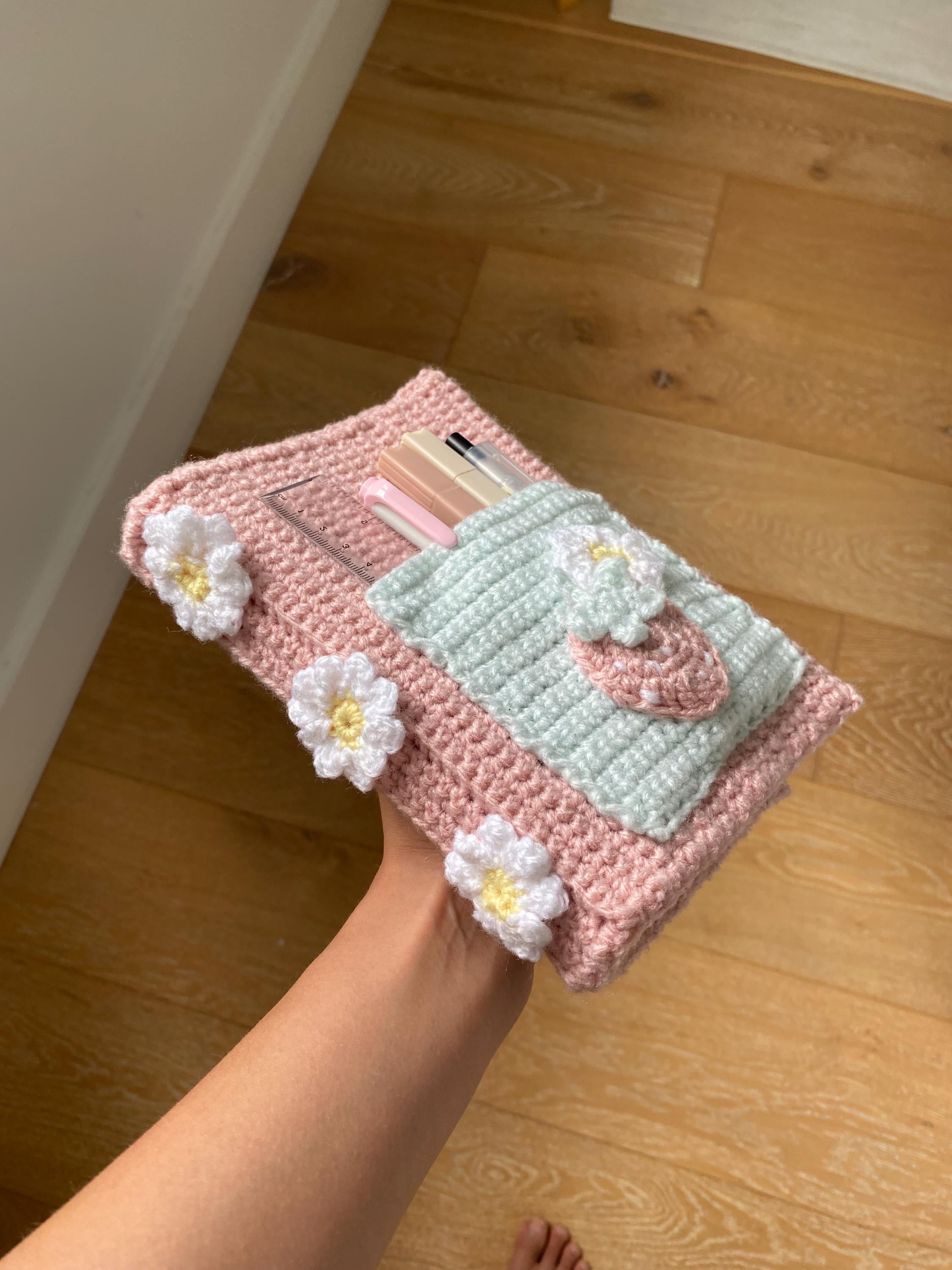 PATTERN: Crochet Strawberry Book Cover Customisable Size Daisies ...