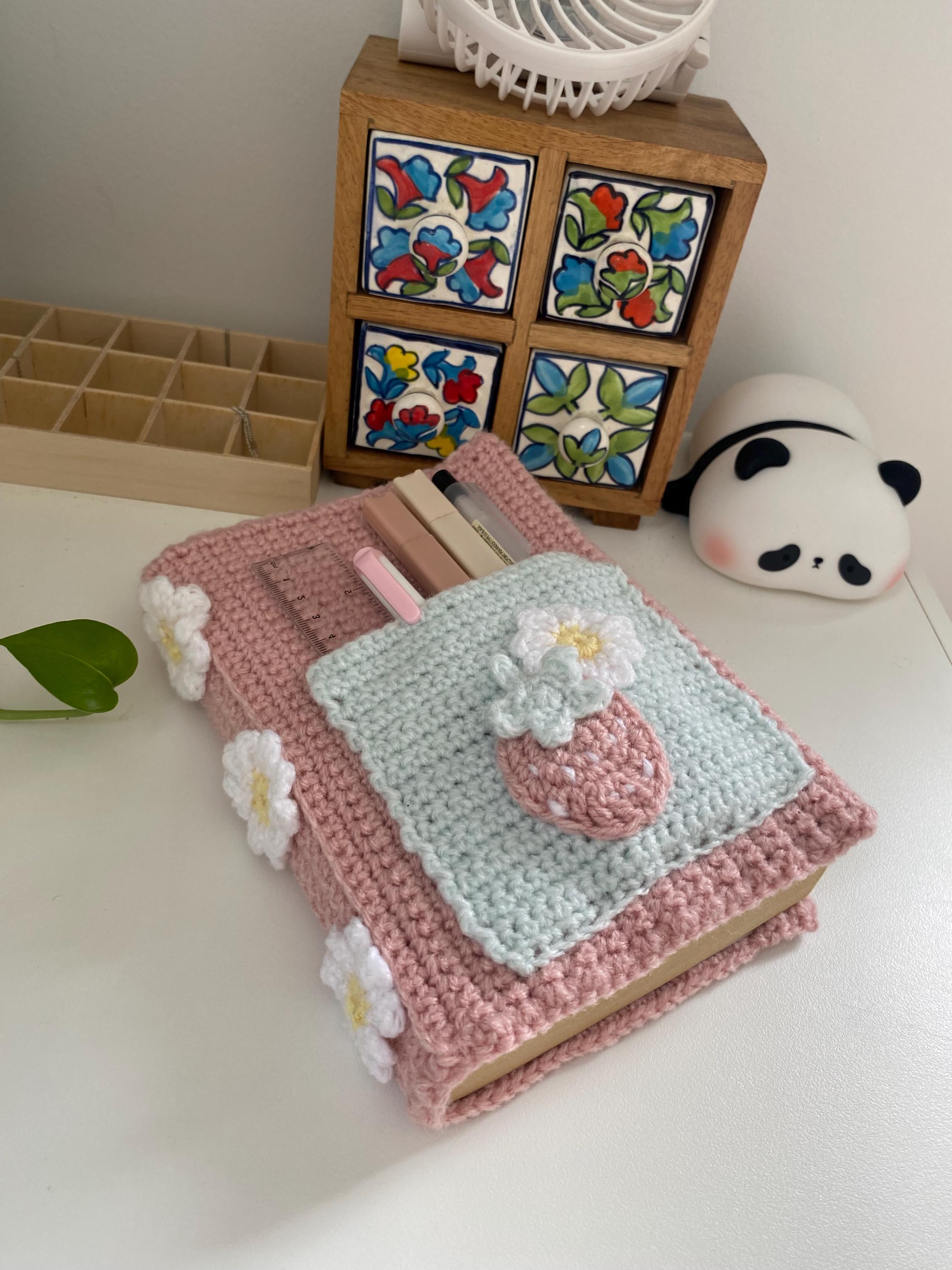 PATTERN: Crochet Strawberry Book Cover Customisable Size Daisies ...