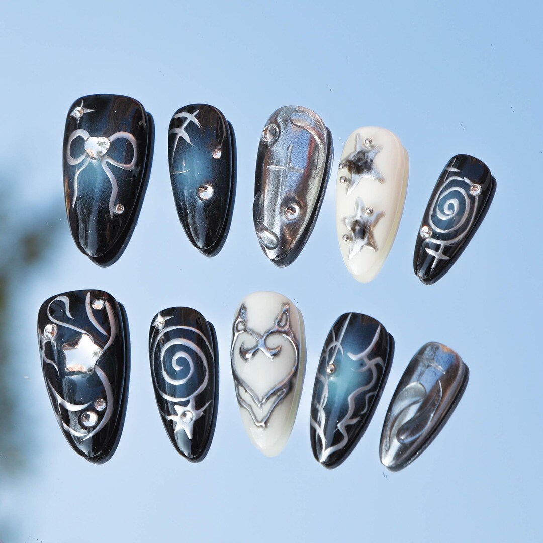 Stunning Acubi-style Press on Nails | Elegant Deep Blue Ombre Design ...