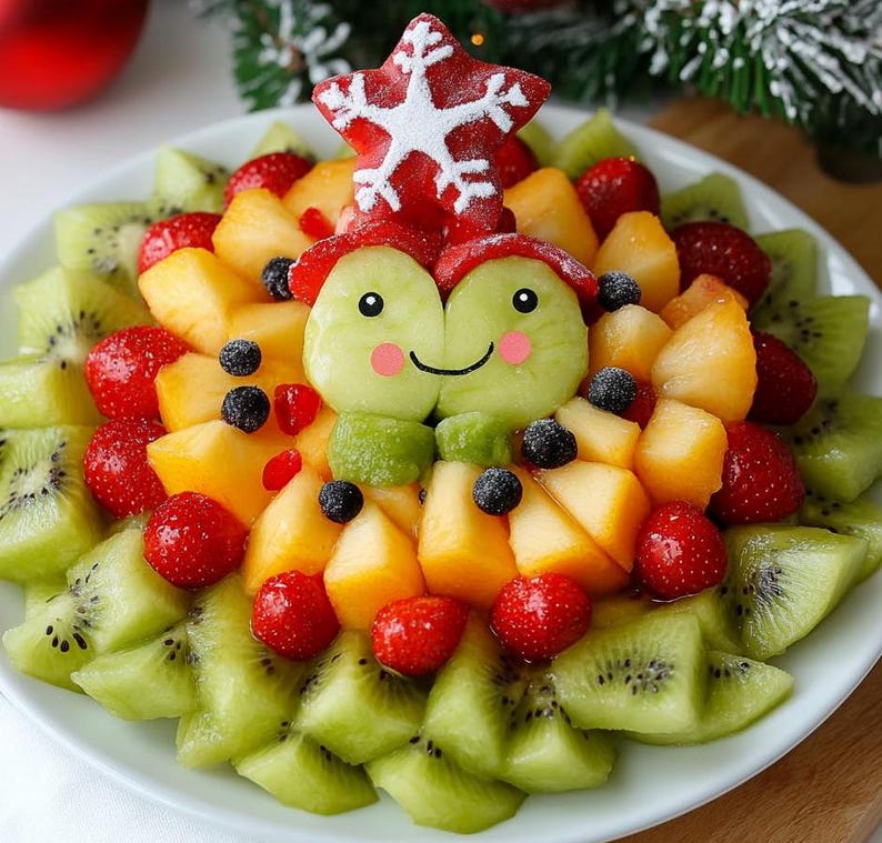 Festive Christmas Fruit Salad Platter Presentation - Etsy