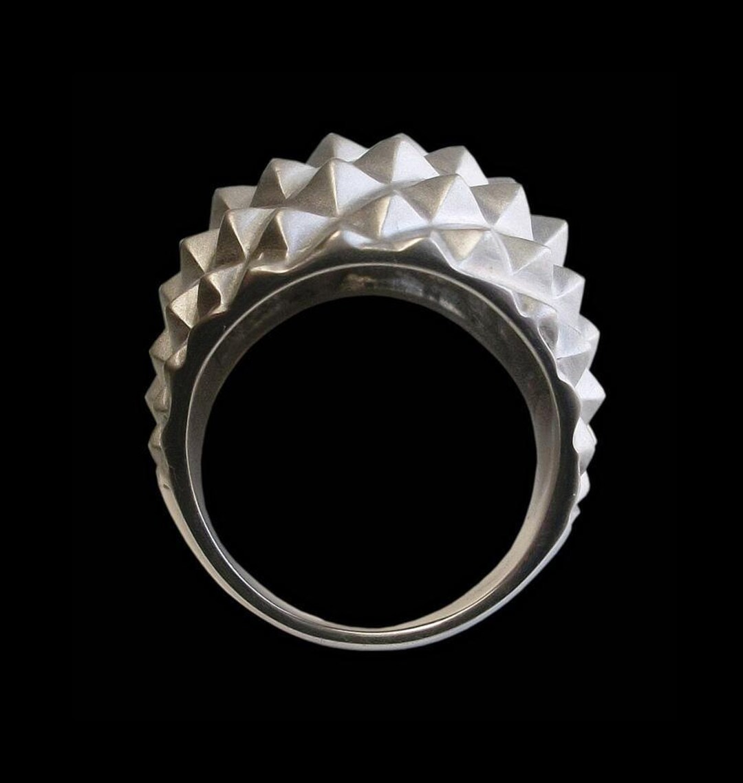 Sterling Silver Pyramids Ring, Spiked Unisex Band - Etsy