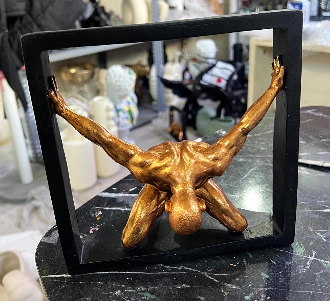 Abstract Man Holding Frame Sculpture, Framed Male Figure Statue Modern ...