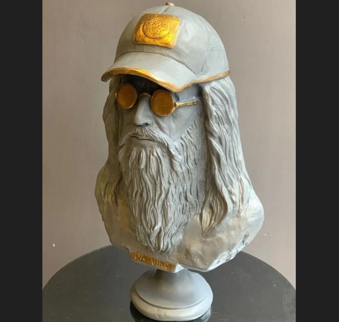 Modern Da Vinci Bust Statue: Polyester Art Decor With Cap and Glasses ...