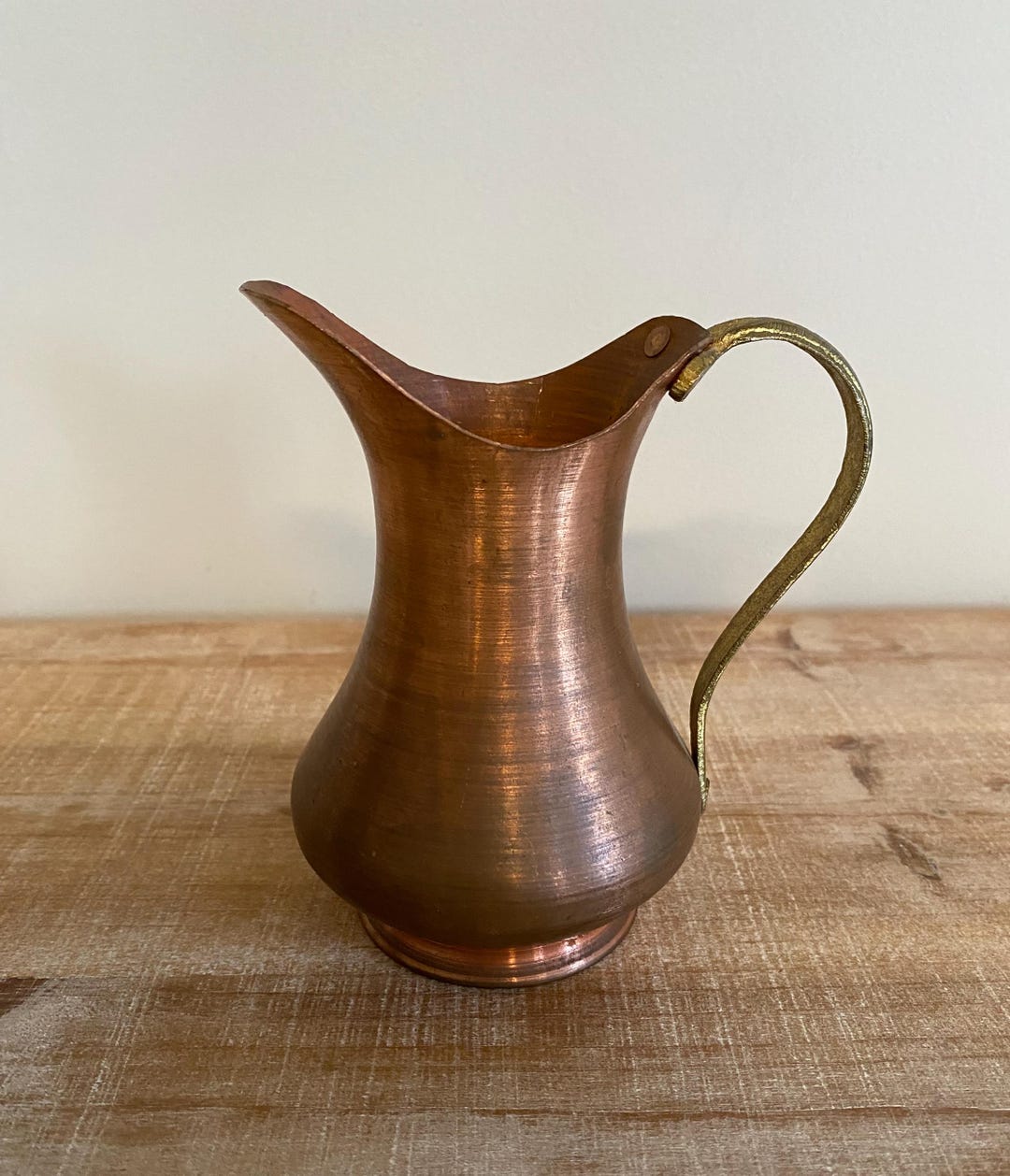 Vintage Copper Pitcher - Vase - Gold Metal Hammered Primitive Pitcher ...