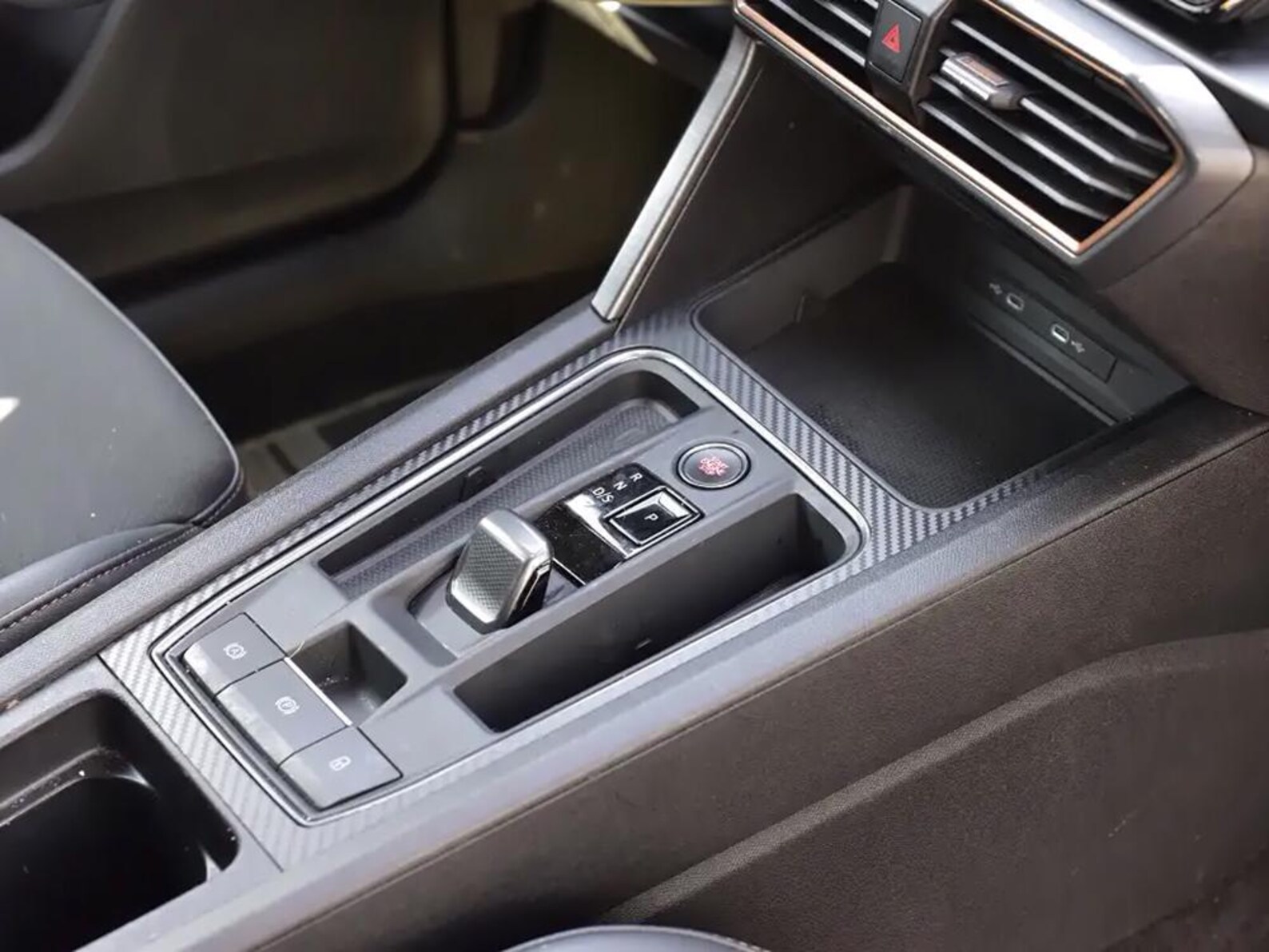Metalmods - Fit for CUPRA Formentor, Leon | CARBON Style | Steel Decor ...