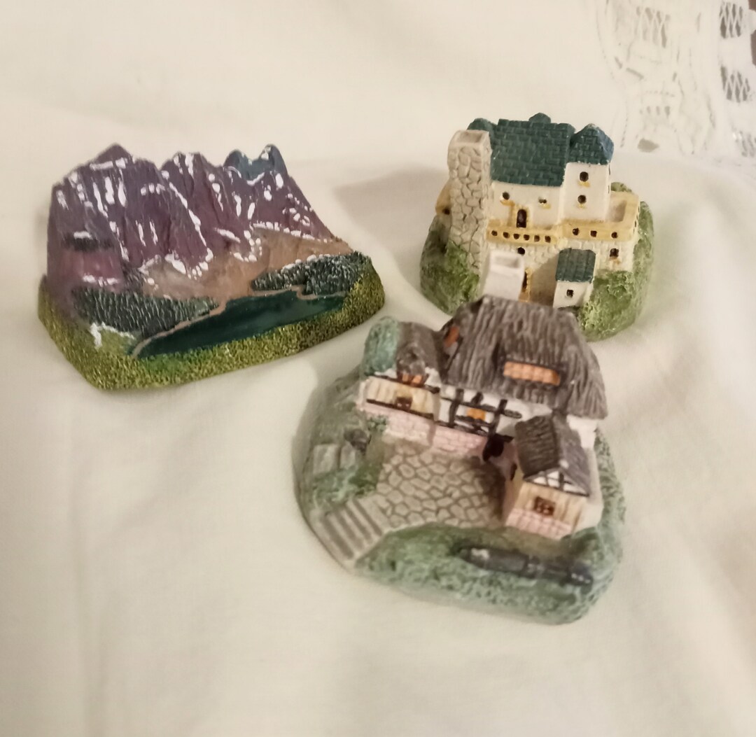 Miniature Houses, RARE Miniature Hills, 3 Pieces, Tiny Cottages, Enamel ...