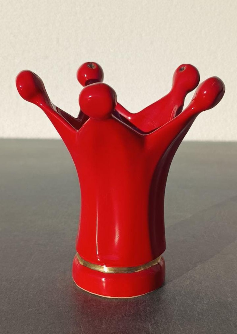 A Flower Pot in the Shape of a Crown - Etsy