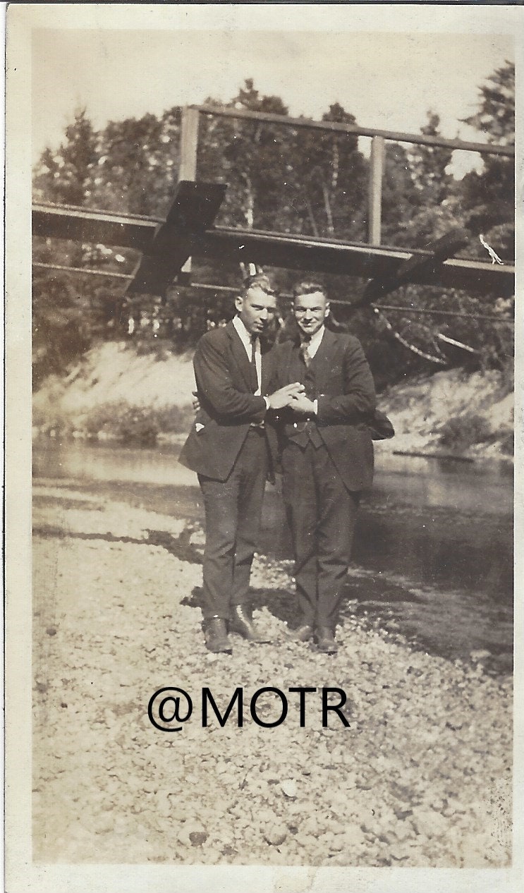 Art & Collectibles Black & White Vernacular Photo Man Practices ...