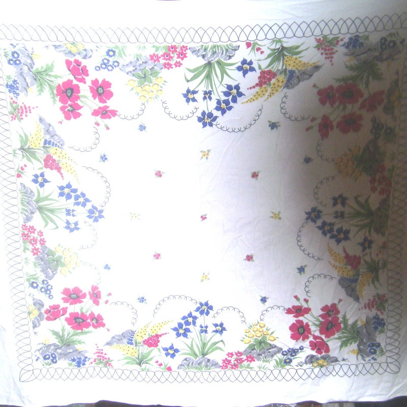 Sweet Pea Tablecloth - Etsy