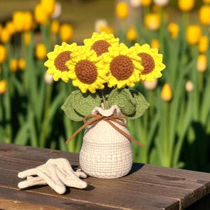 Crochet Sunflower Bouquet in Yarn Vase: Handmade Floral Decoration - Etsy