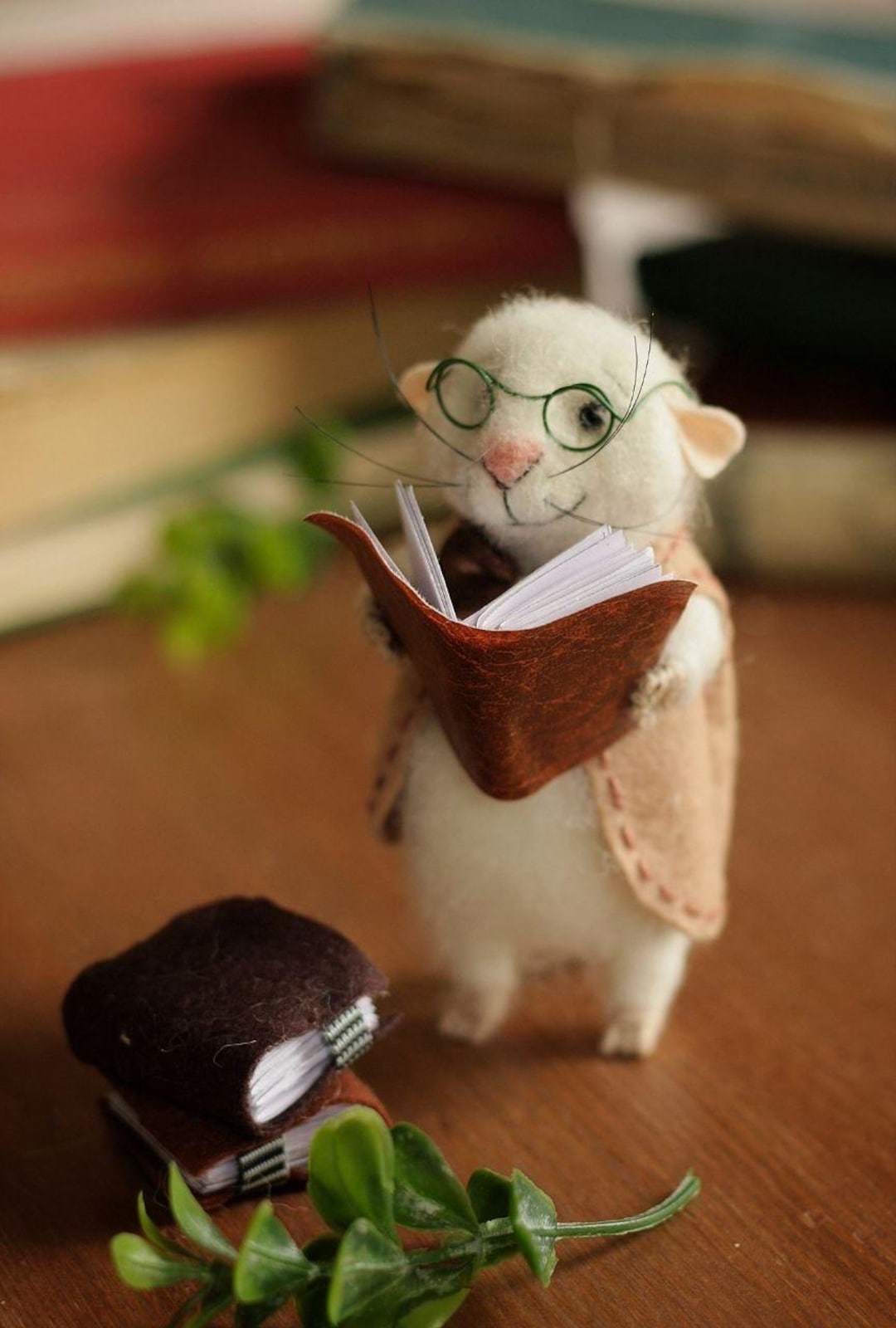 Needle Felted Mouse With Miniature Books, Unique Gift for Mouse Lovers ...
