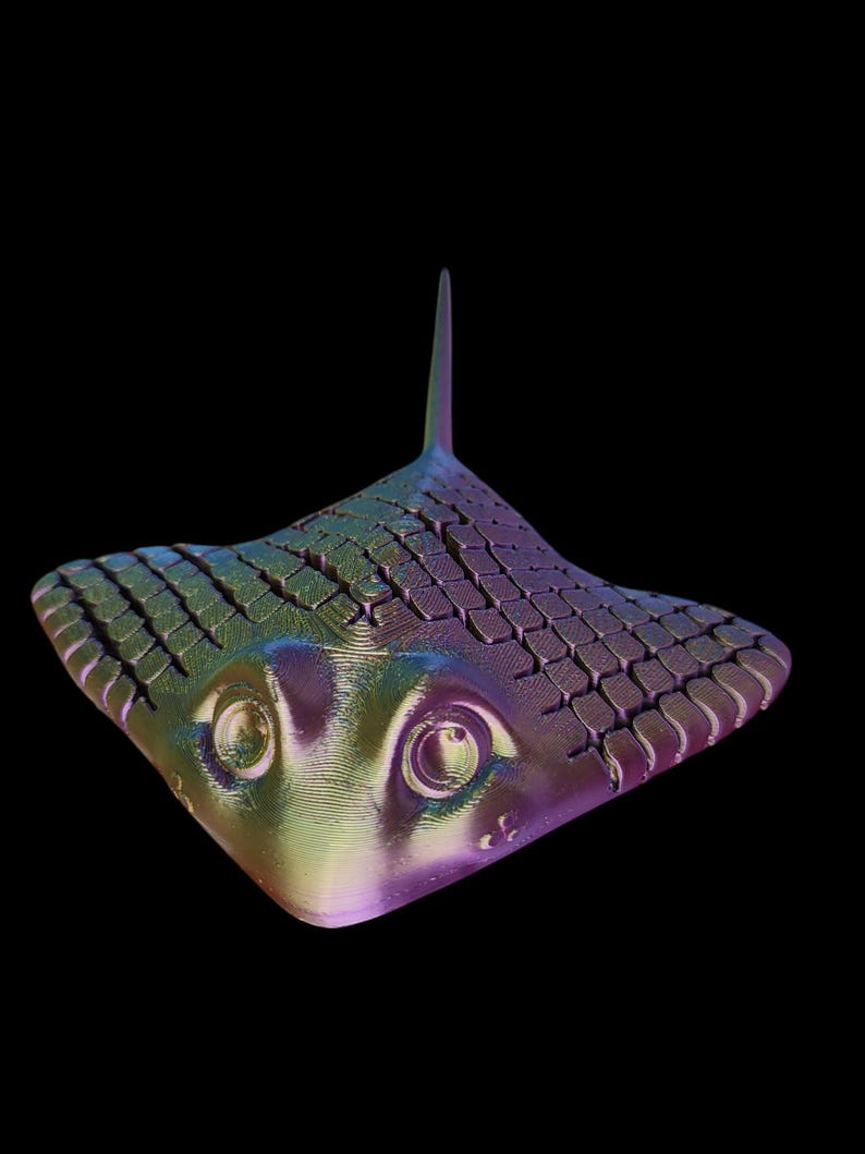 3D Printed Articulating Stingray Fidget Toy: Eco-friendly PLA, New Year ...