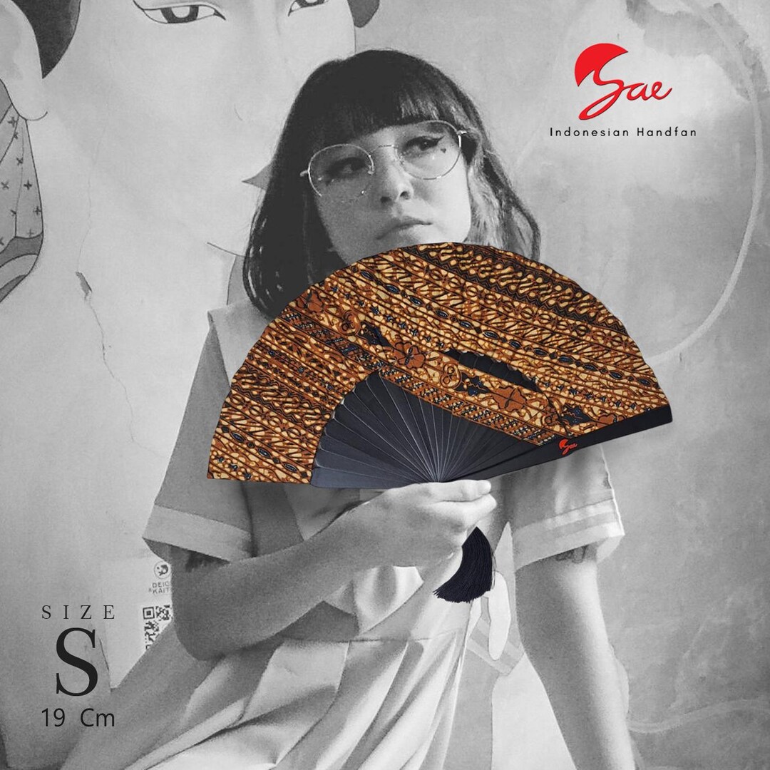 Folding Fan, Indonesia Fan, Teak Wood Fan, Traditional Handfan ...