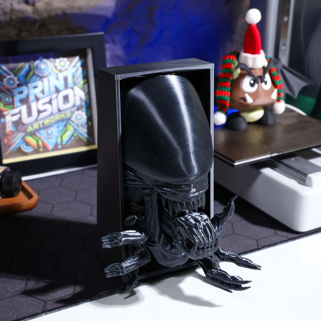 Alien Xenomorph Model 3D Printed Matte Black PLA Book Nook Statue ...