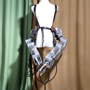Attack on Titan 3D Maneuver Gear, PVC Omnidirectional Mobility ...