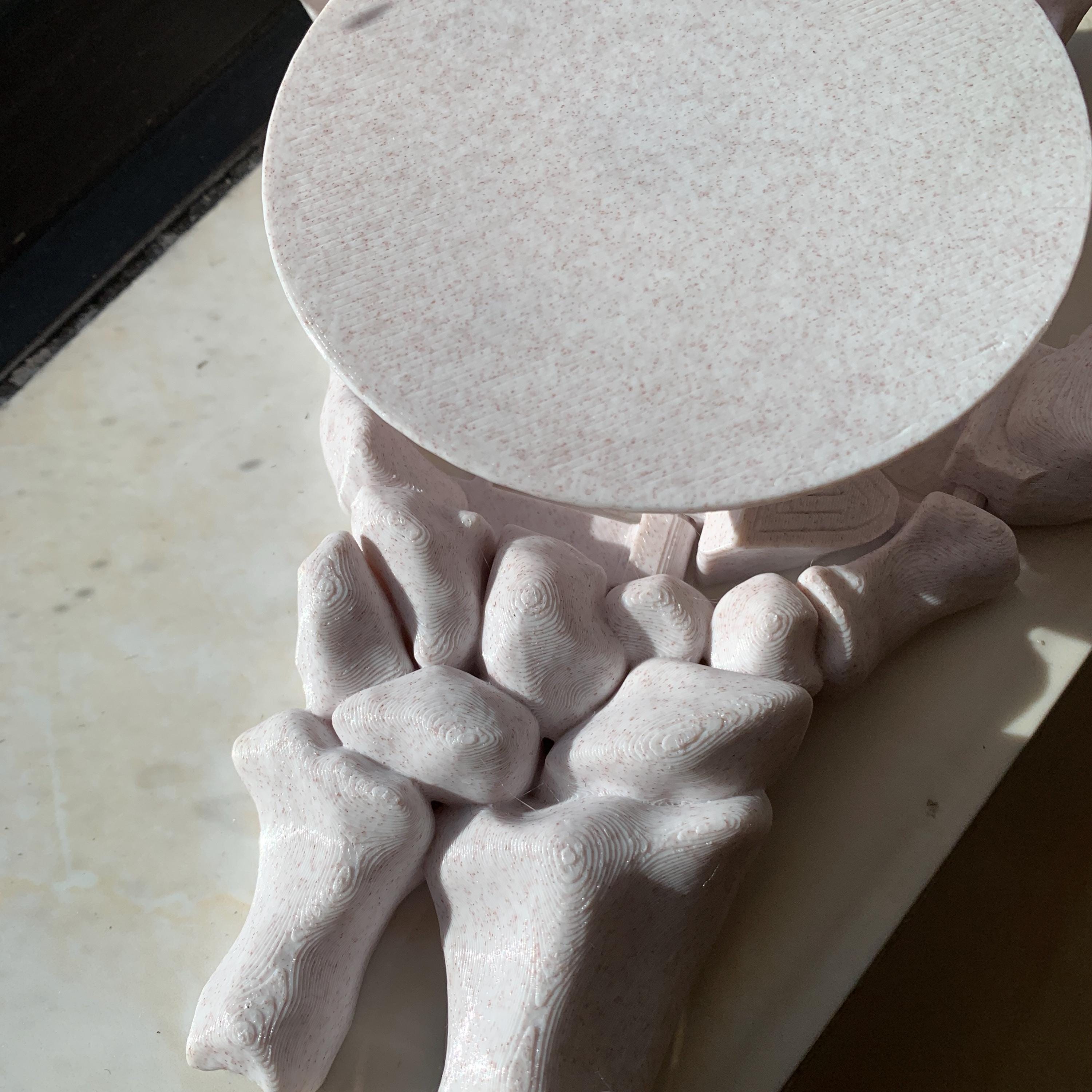 3D Printed Skeleton Hand Self-adjusting Coasters, Palm-shaped Coasters ...