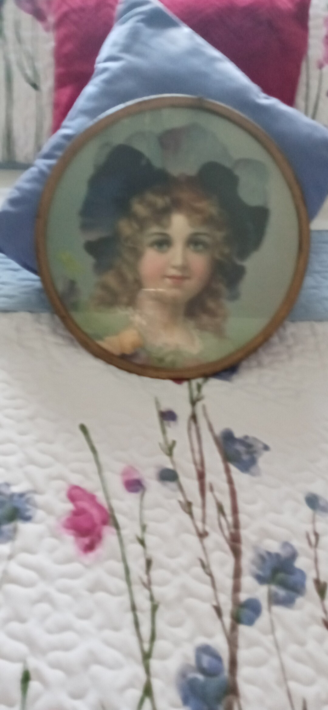 Large Round Frame With 1920's Picture - Etsy
