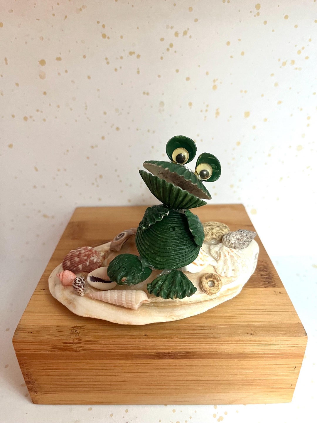 Seashell Animal Art - Benji the Frog - Etsy