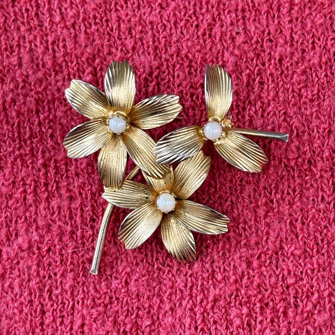 Vintage Flower Brooch Elegant Lapel Pin Jewelry With Pearly Accents - Etsy