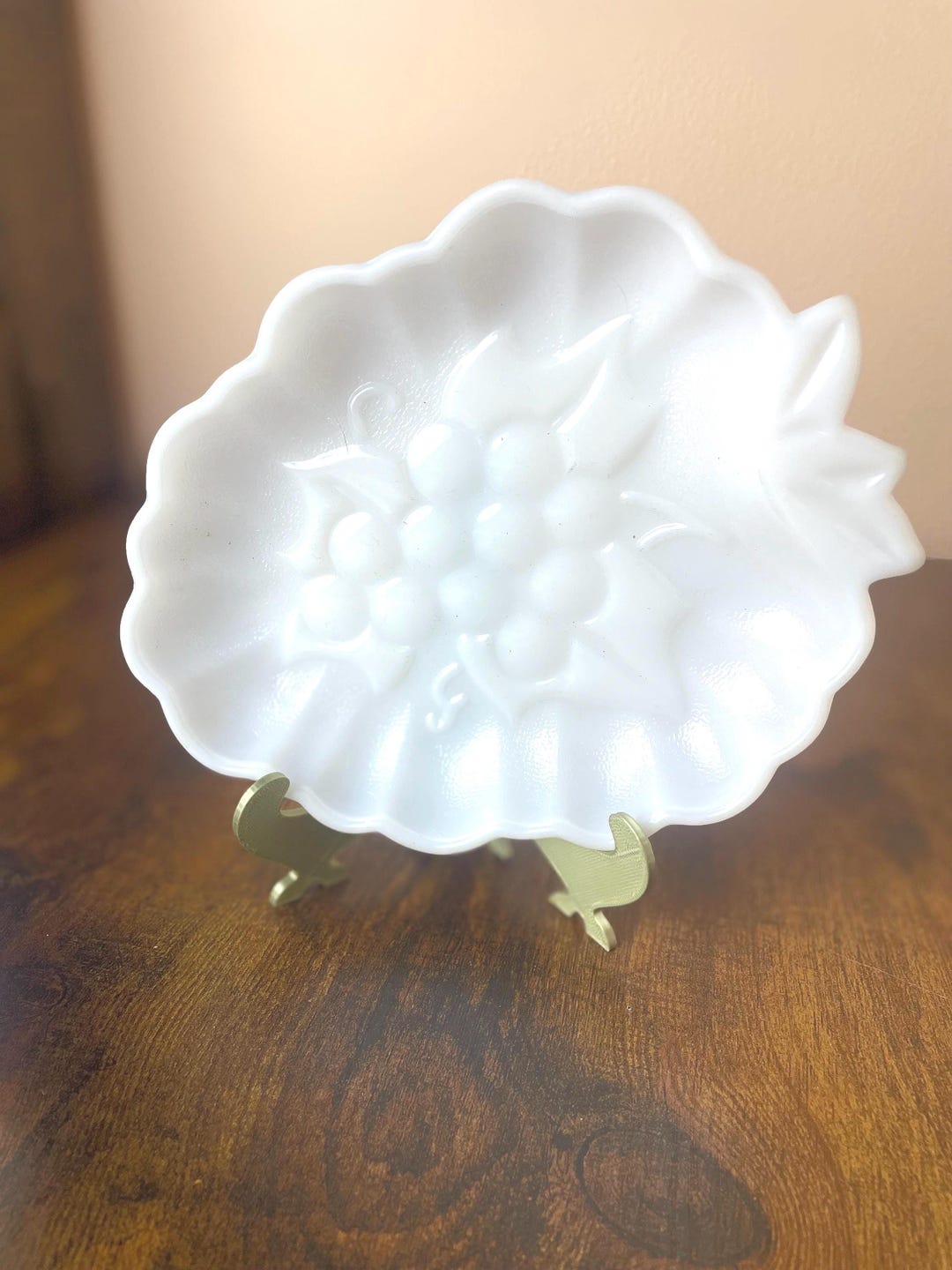 Hazel-atlas Orchard White Milk Glass Grape Embossed Plates - Set of 4 ...