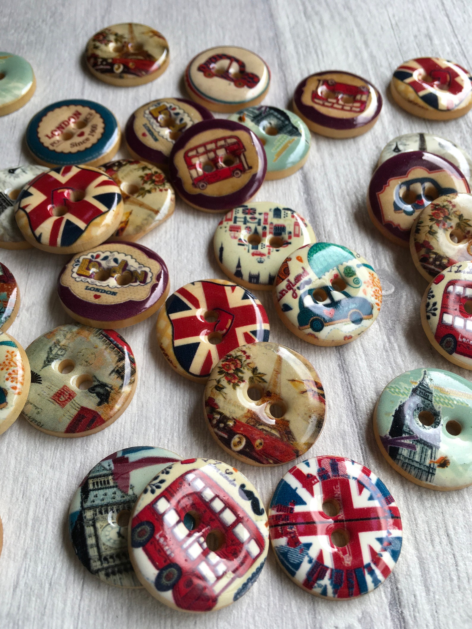 Large Vintage Style London Wooden Buttons. Shiny Round 25 Mm Sewing ...