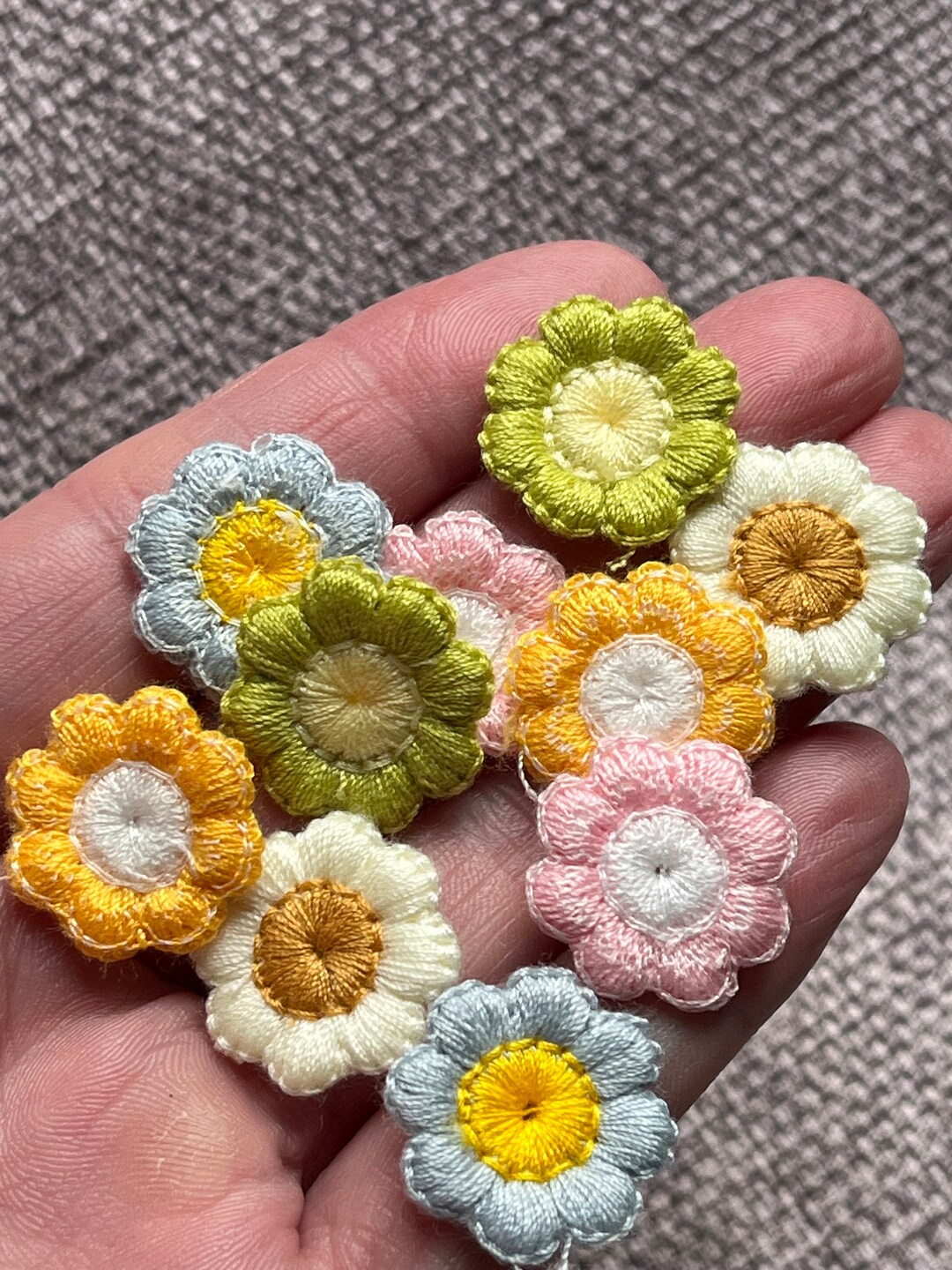 Knitted Flower Appliques. 20 Mm Knitted Embellishments X 5, 10 or 20 ...