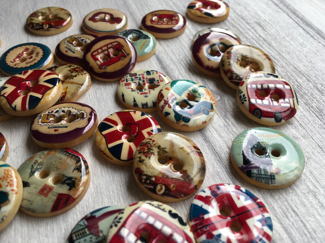Large Vintage Style London Wooden Buttons. Shiny Round 25 Mm Sewing ...