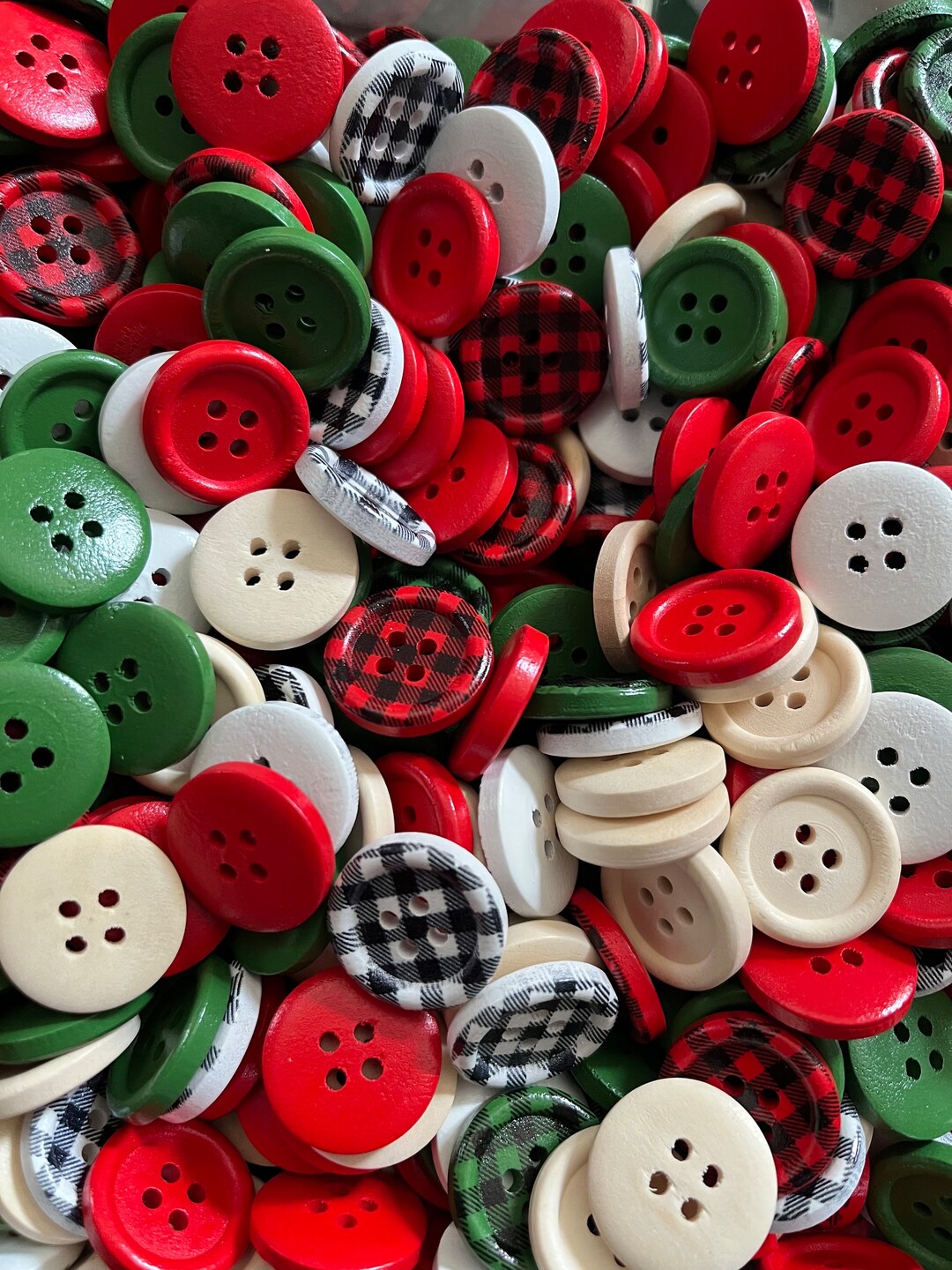20 Mm Wooden CHRISTMAS BUTTONS. Festive Christmas Buttons in Red, Green ...