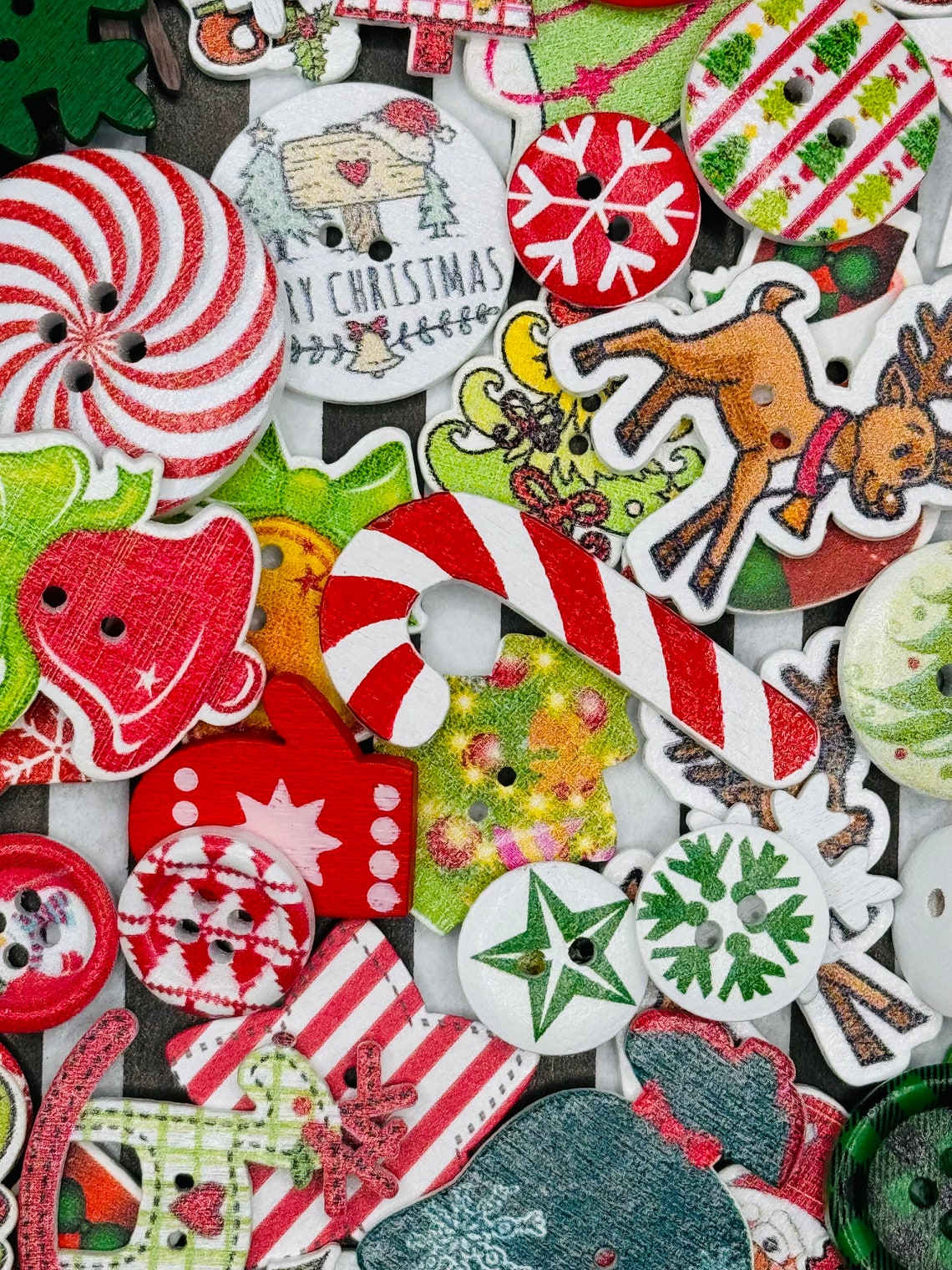Christmas Button Mix - Festive Christmas Buttons, Quality Wooden ...