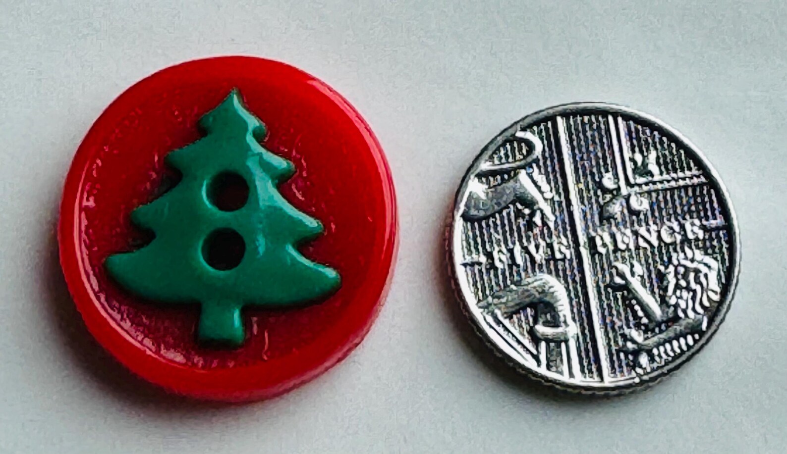Christmas Buttons - 20mm Large Resin Christmas Buttons in Various ...