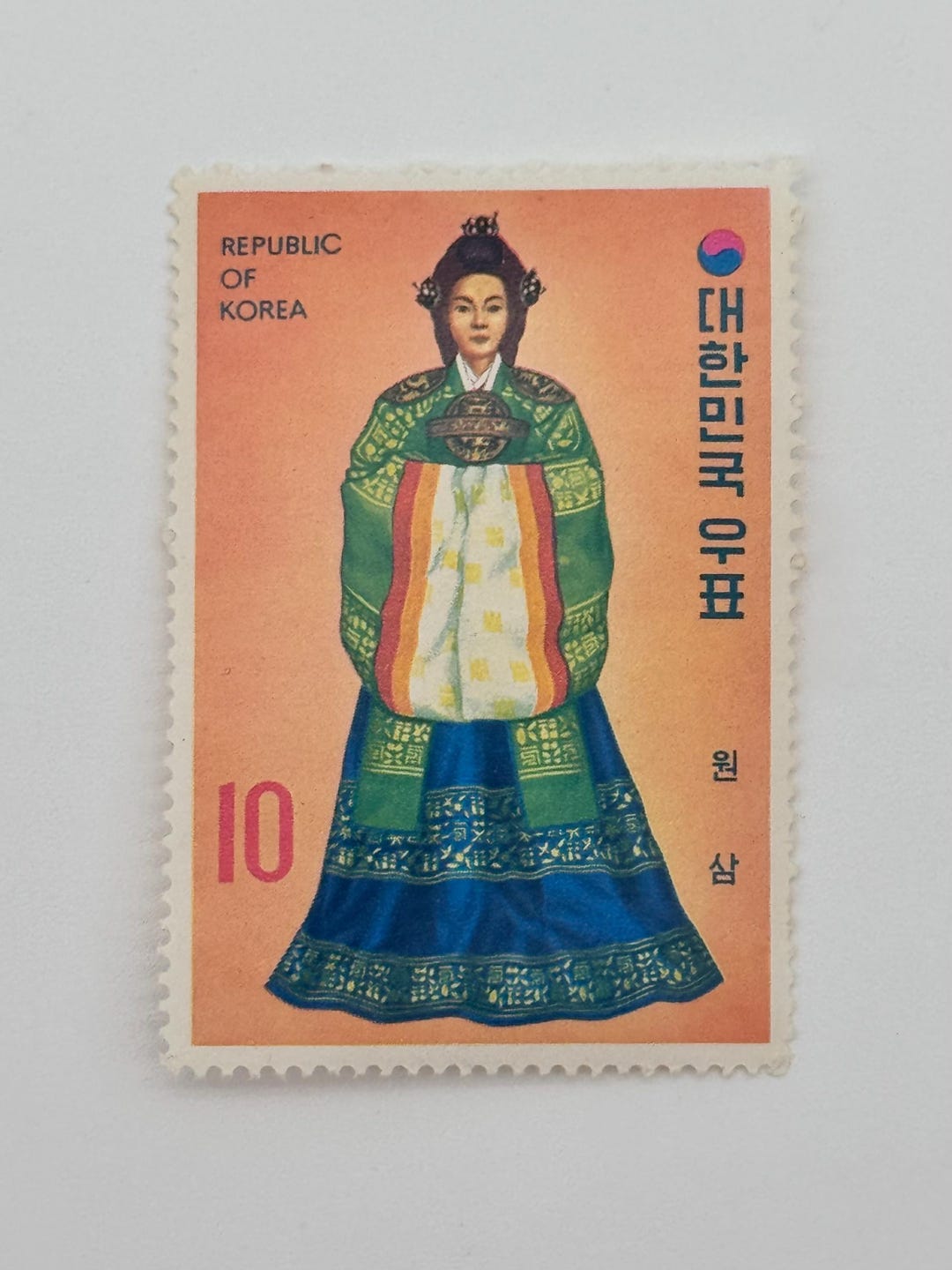 Vintage 1973 Republic of Korea Court Costumes of the Yi Dynasty Wonsam ...