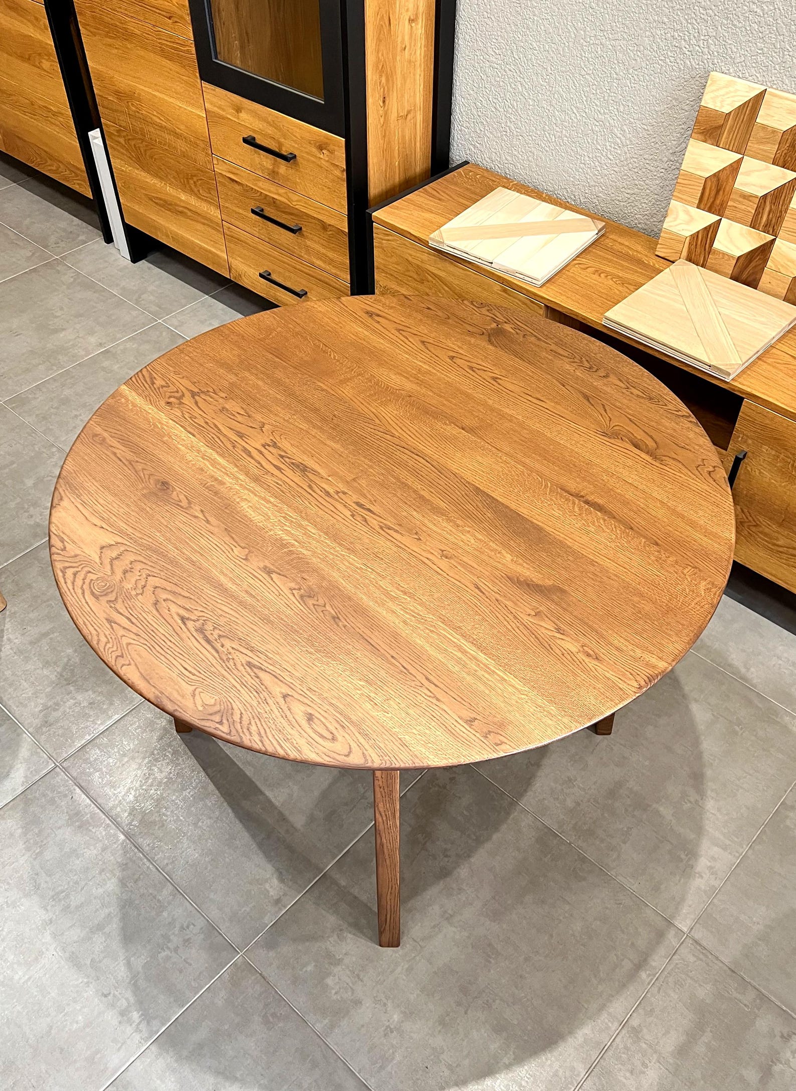Round Solid Oak Wood Dining Table With Unique Accent Legs, Wooden ...