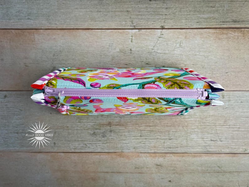 Tula Pink Tabby Road Small Booklet Pouch Handmade Project Bag Sewing ...