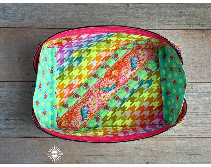 Tula Pink Untamed in Moonbeam Byannie Drop Zone - Exclusive - Etsy