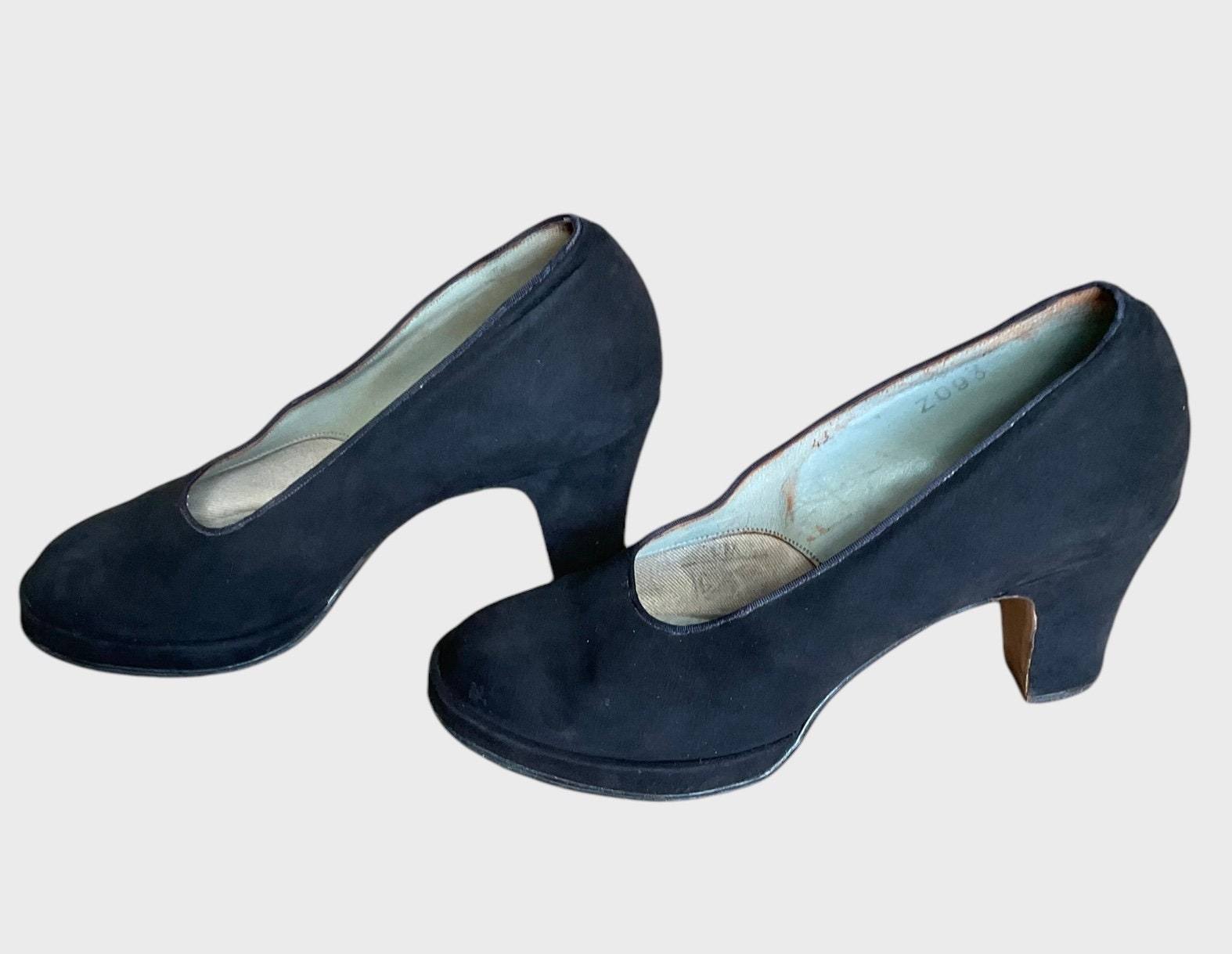 CC41 1940's Black Suede Court Shoes Size UK 4 - Etsy