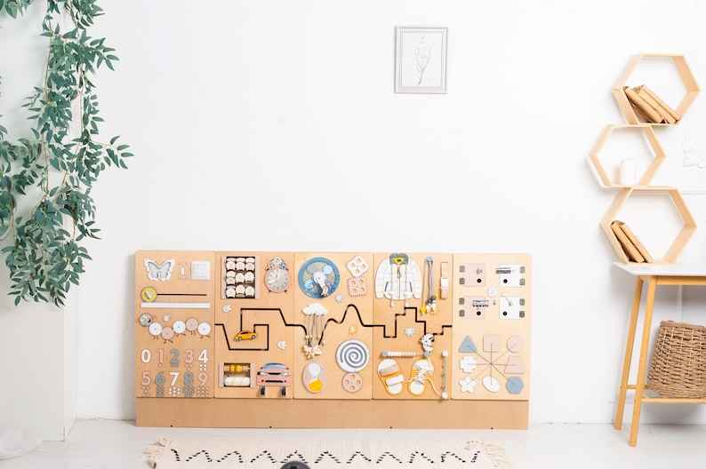 Neutralny panel ścienny sensoryczny – minimalistyczna tablica ...