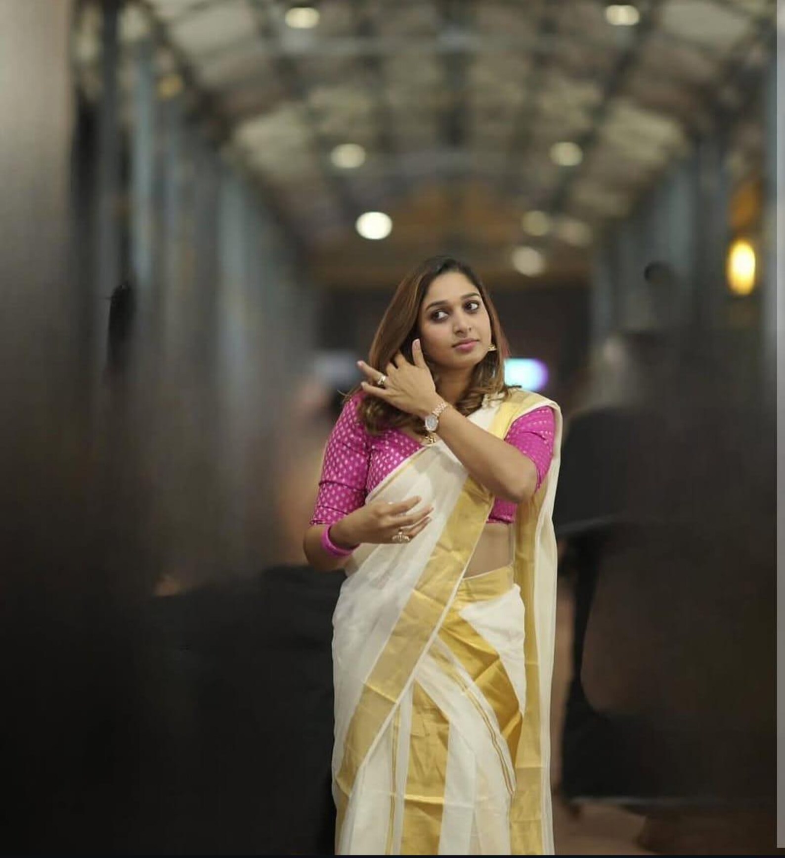Traditional Kerala Mundum Neriyathum Set Mundu With Golden Kasavu ...