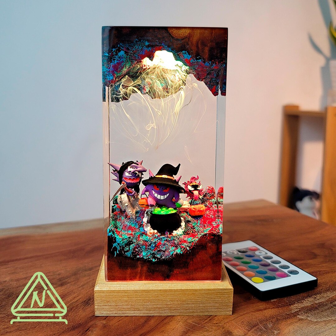 Handmade Resin Lamp, Custom Epoxy Anime Desk Lamp, Resin and Wood Art ...
