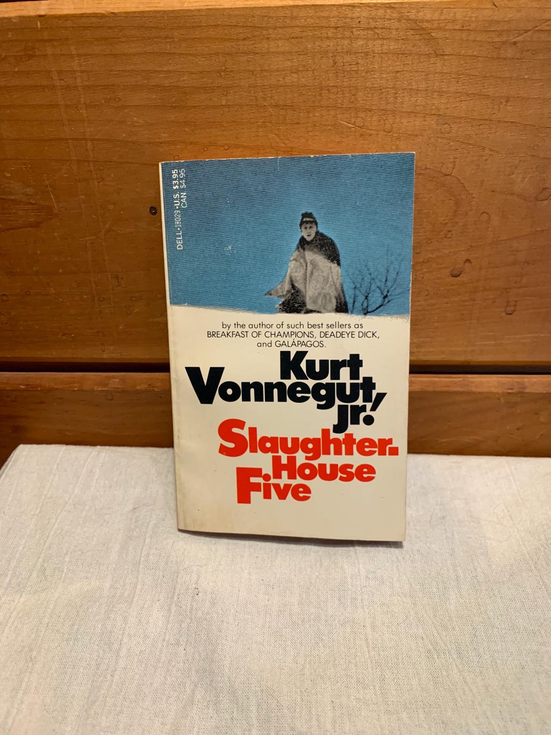 Slaughter House Five by Kurt Vonnegut. Paperback Dell Books Edition ...