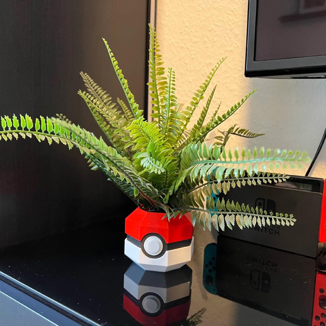 Pokéball Planter – 3D Printed Pokémon-inspired Plant Pot for Succulents ...