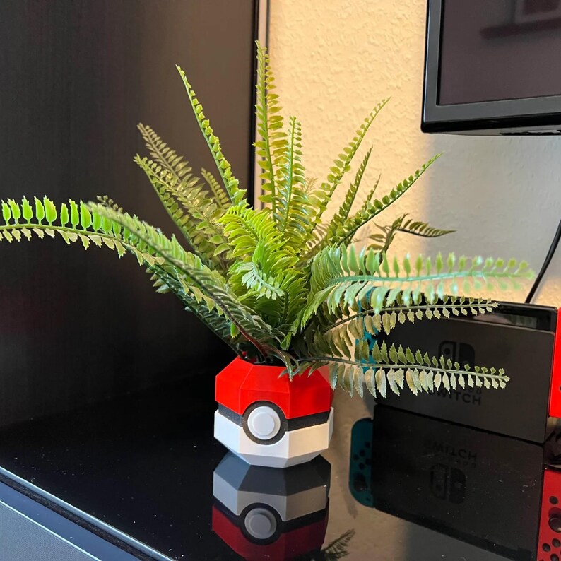 Pokéball Planter – 3D Printed Pokémon-inspired Plant Pot for Succulents ...