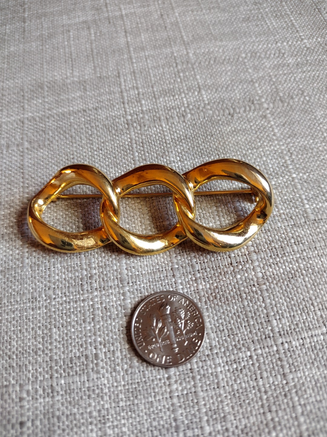 Gold Tone Interlocking Circle Brooch - Etsy