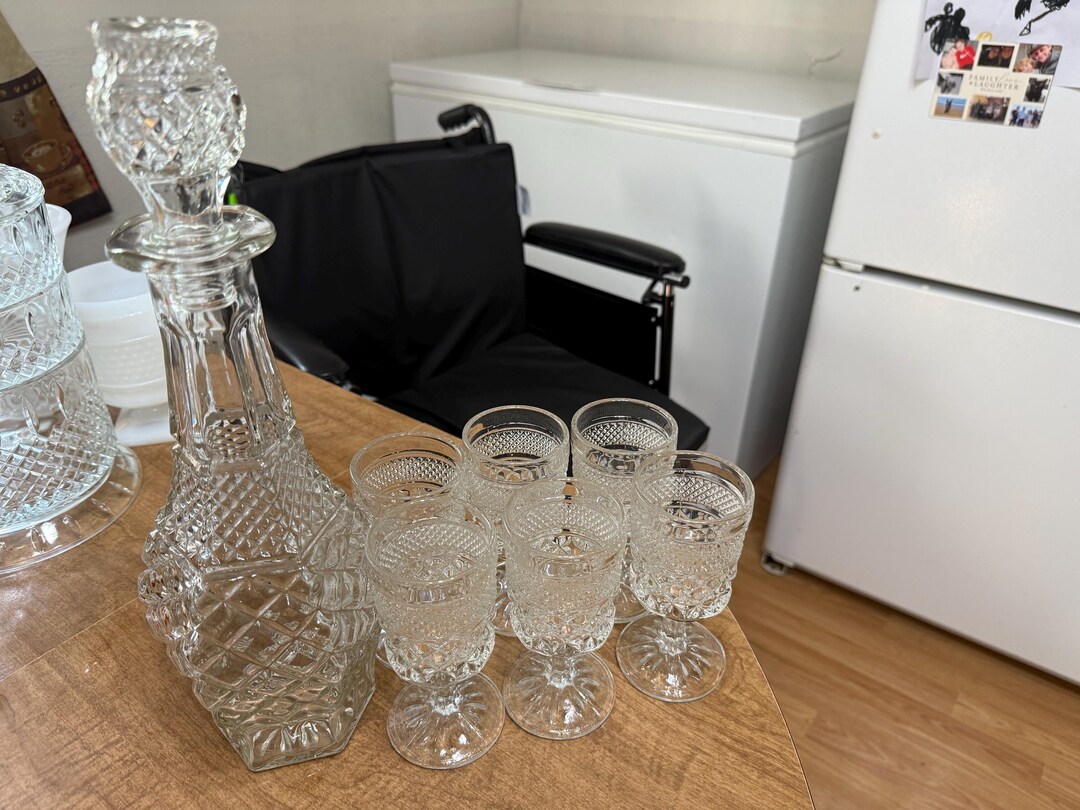 Vintage Anchor Hocking Wexford Crystal Decanter & 6 Wine Glasses - Etsy