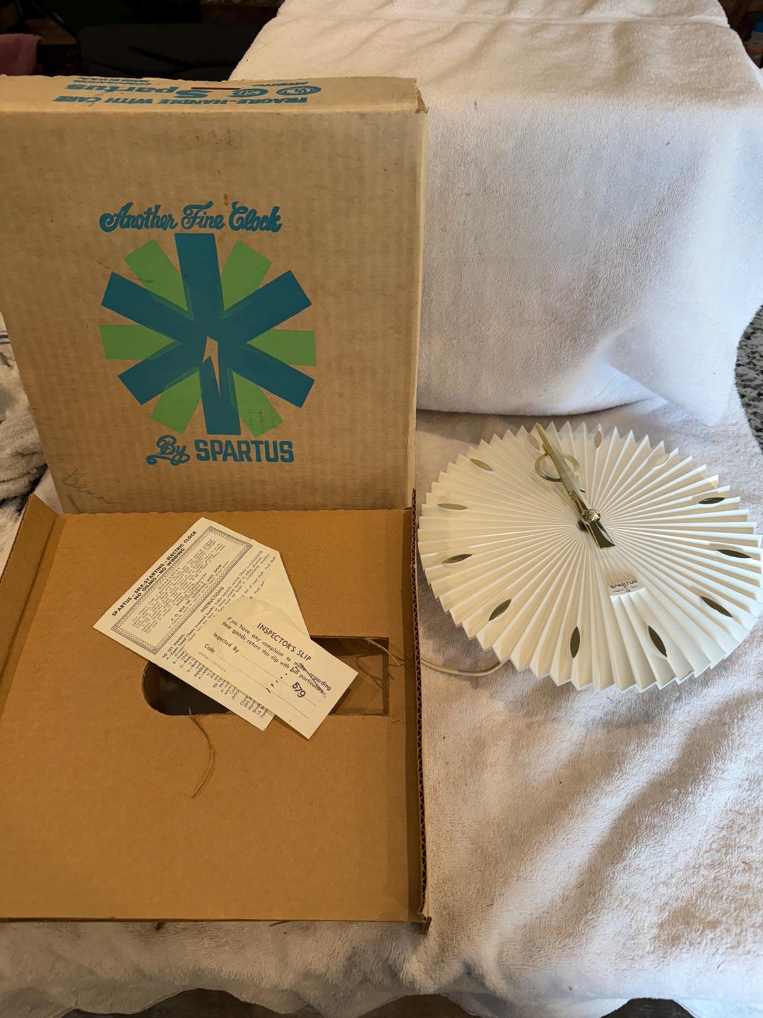 Vintage Spartus Wall Electric Clock - Etsy